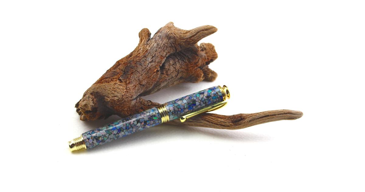 Veridian Pen StudioAustralian Opal Pen - The Howard